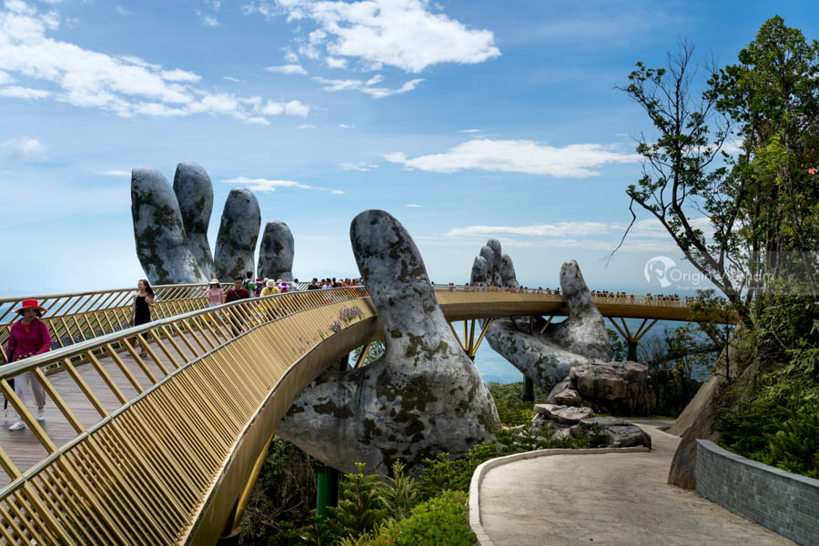 How to Get to the Golden Bridge at Ba Na Hills? [Guide 2025]
